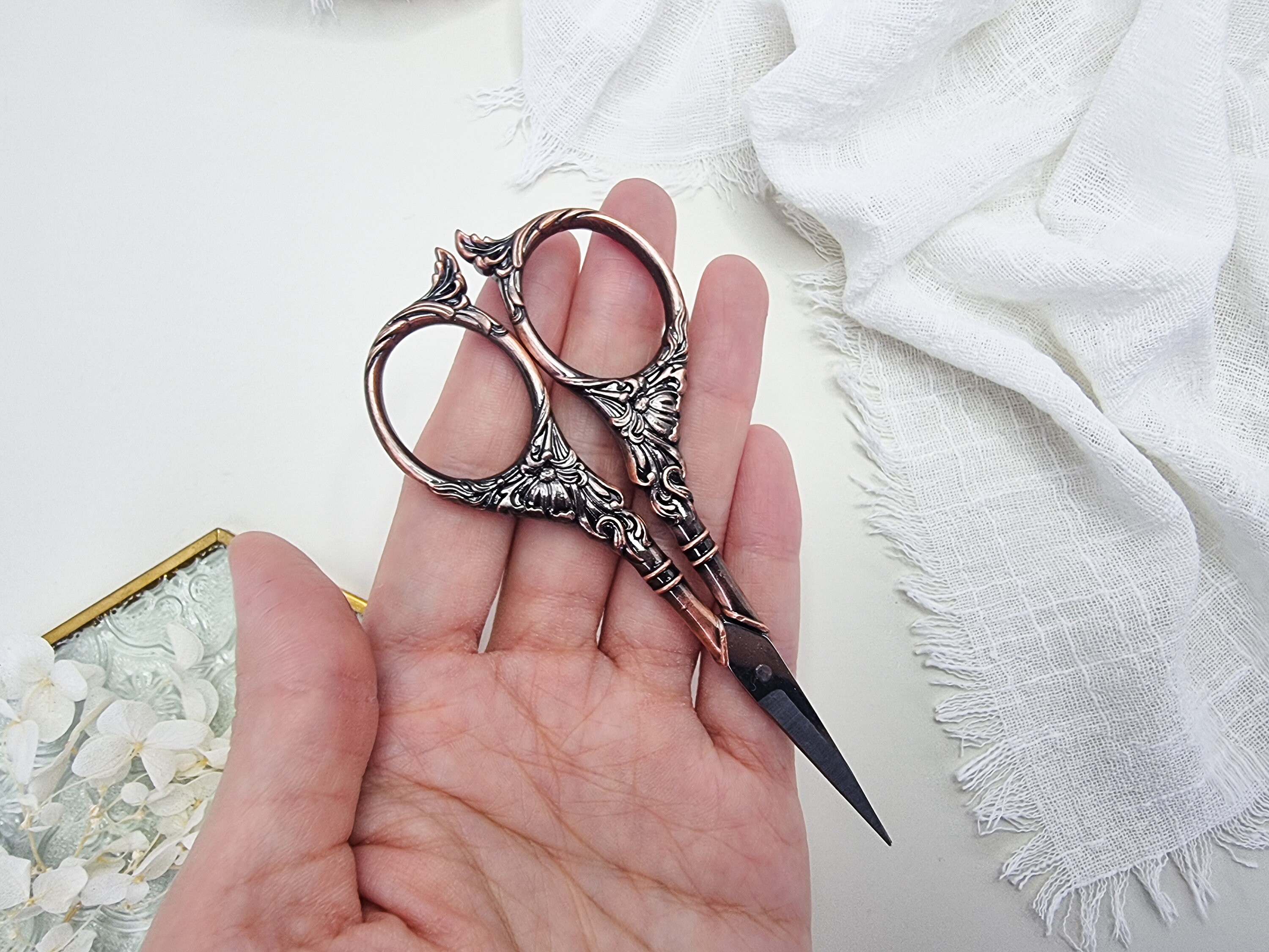 Floral Embroidery Thread Scissors for Crafting | Vintage Ripple Handle ...