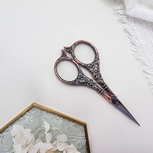Floral Embroidery Thread Scissors for Crafting | Vintage Ripple Handle ...