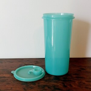 Vintage Turquoise Tupperware Handolier Pitcher Container Pour Spout Lid ...