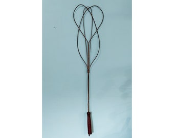 Early 1900s Rustic Bent & Twisted Metal Wire RUGBEATER With Wooden ...
