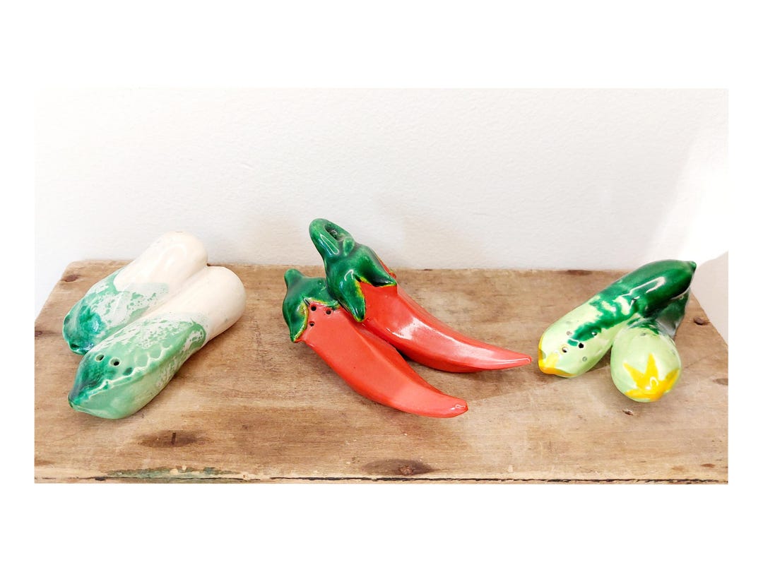 Vintage Single ONE Piece Salt & Pepper Shakers Cabbage Leeks Red ...