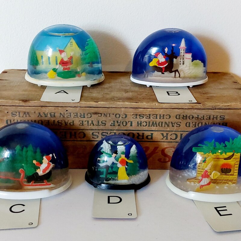 Vintage Snow Globe - Etsy