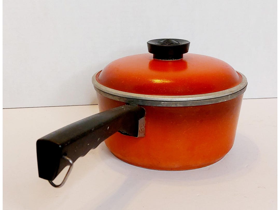 Vintage CLUB Poppy Red Heavy Cast Aluminum 2 Qt Cooking Pot Long Handle ...