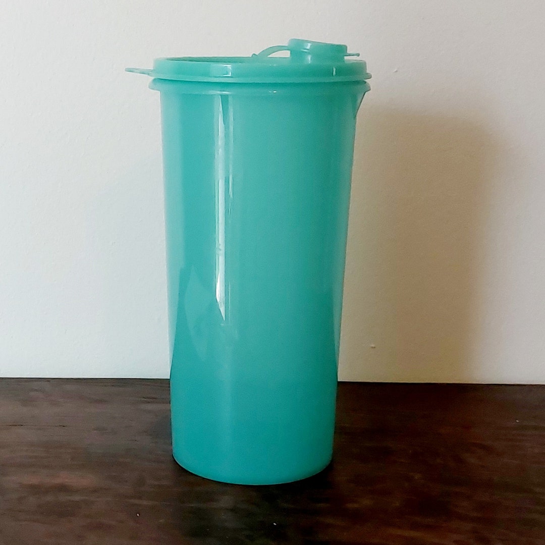 Vintage Turquoise Tupperware Handolier Pitcher Container Pour Spout Lid ...
