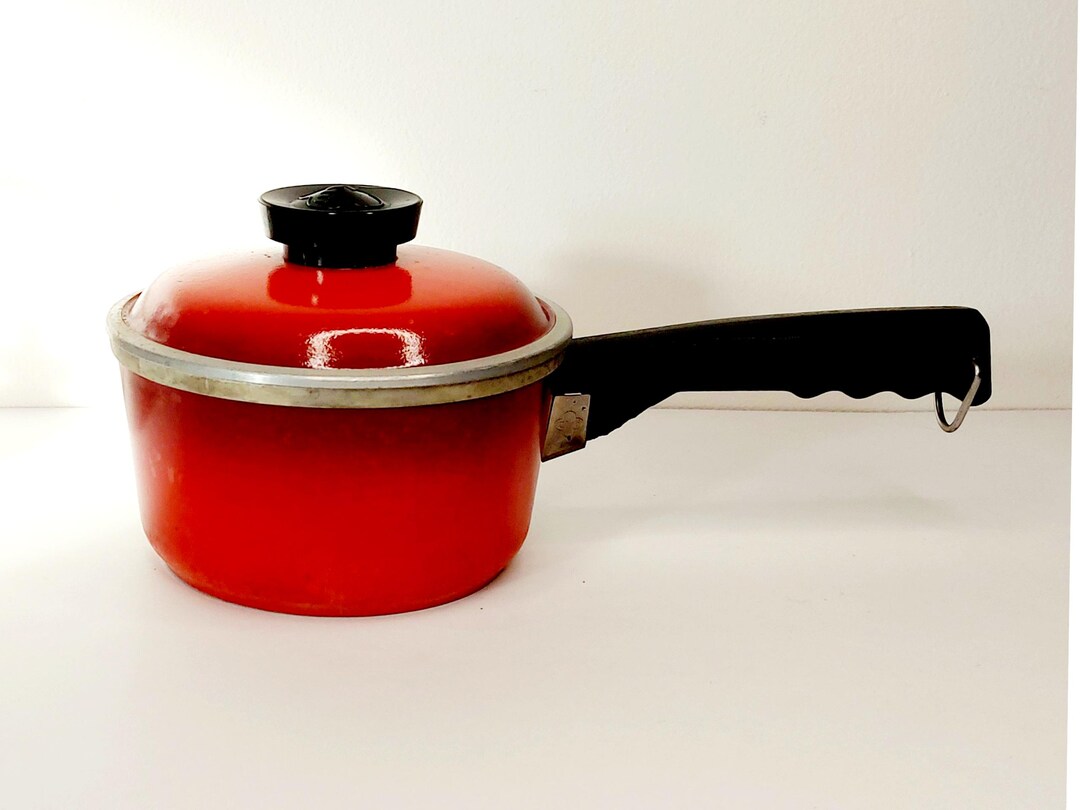 Vintage CLUB Poppy Red Heavy Cast Aluminum 1 1/2 Pint Cooking Pot Long ...