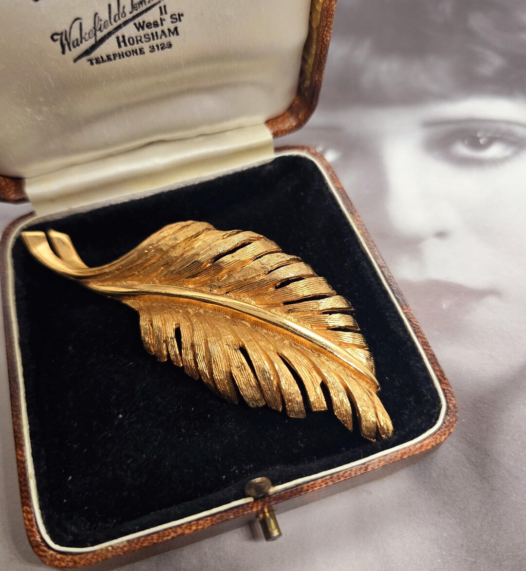 Ciro Pearls Signed Brooch 1950s Vintage Feather Gold Plated Costume ...