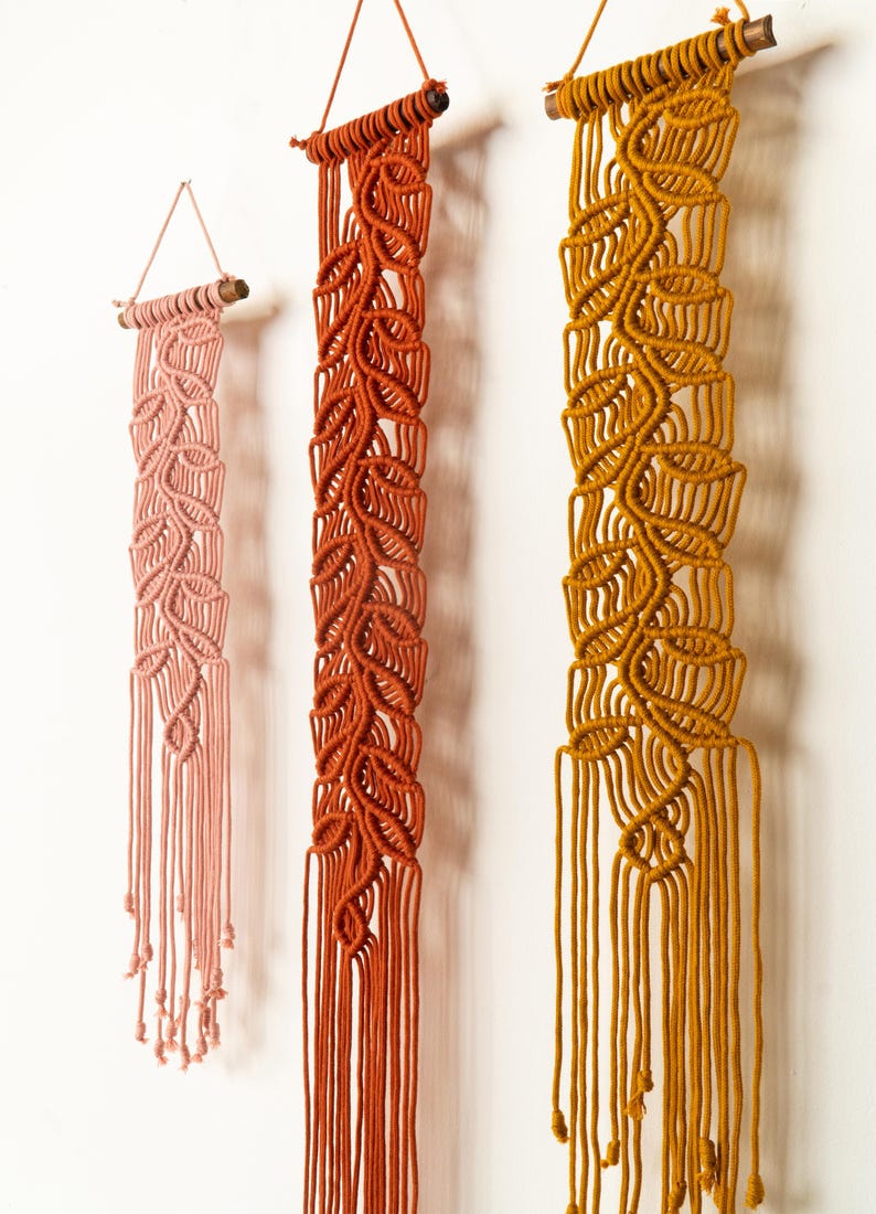 Pinky Vertical Macrame Wall Hanging, Leaf Woven Tapestry, Mid Century ...