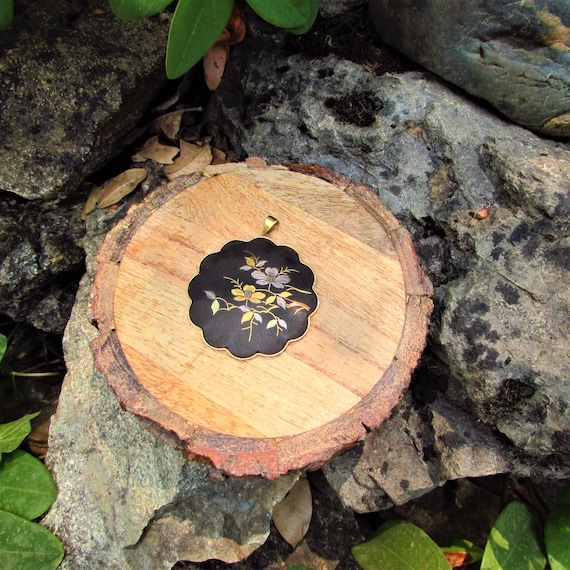 AMITA Japanese Damascene Flower Circle Pendant - Gem