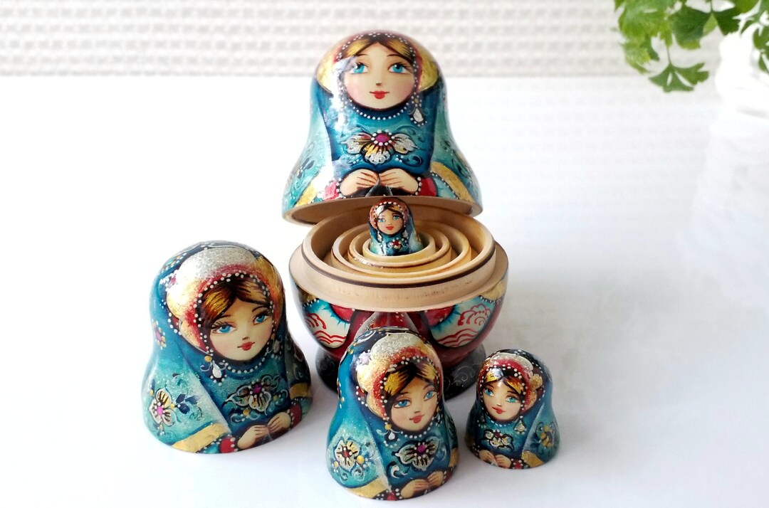 Miniature Matroshka Nesting Dolls in Blue and Red 3-1/4set Signed ...