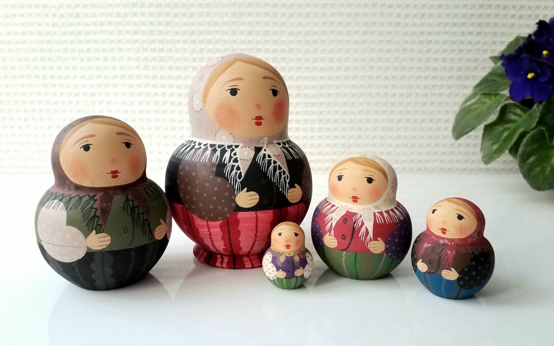 4-3/4" 5pcs Set Nesting Dolls Made of Wood Hand Painted Acrylic Round ...