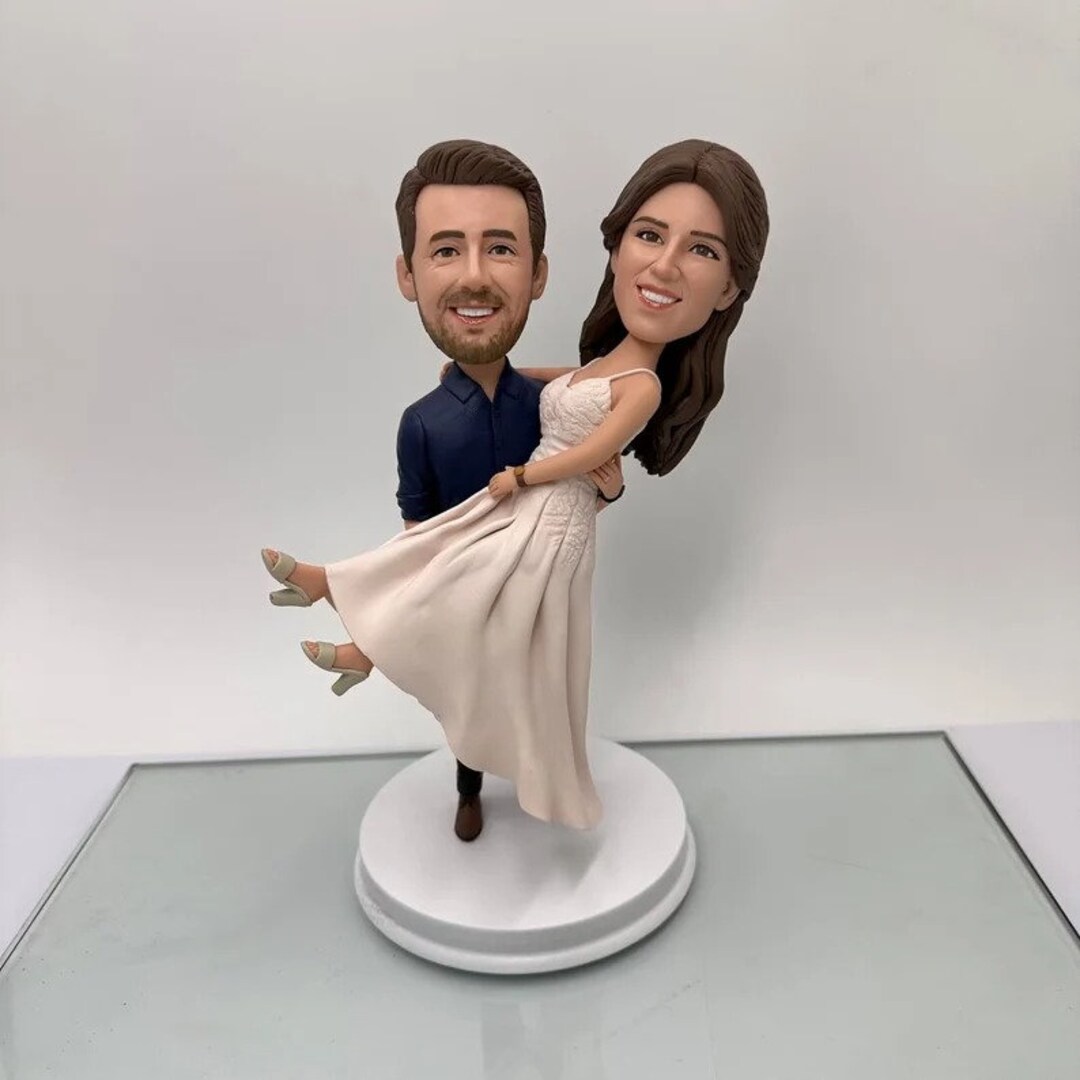Custom Couple Figurines, Custom Bobbleheads Wedding Favors and Cake ...