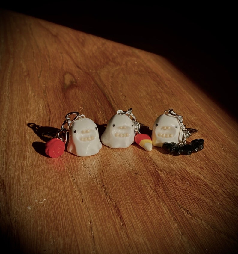 Screamy Ghost Keychain! || Handmade Polymer Clay Figurine - Etsy