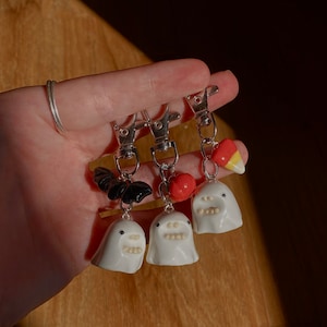 Screamy Ghost Keychain! || Handmade Polymer Clay Figurine - Etsy