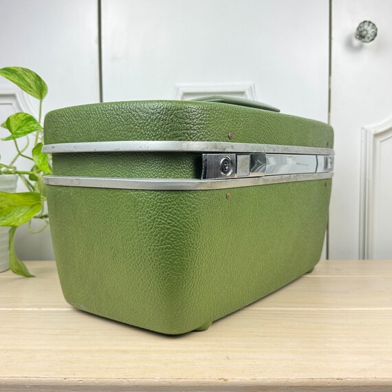 Vintage Green Royal Traveller Train Case by Shwayder … - Gem