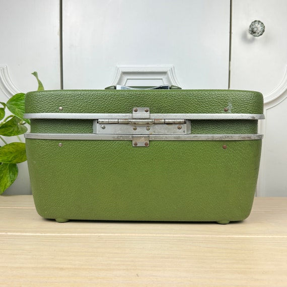 Vintage Green Royal Traveller Train Case by Shwayder … - Gem