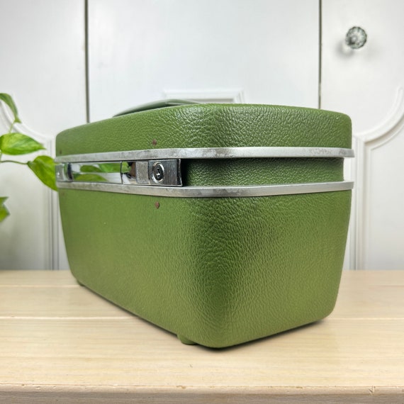 Vintage Green Royal Traveller Train Case by Shwayder … - Gem
