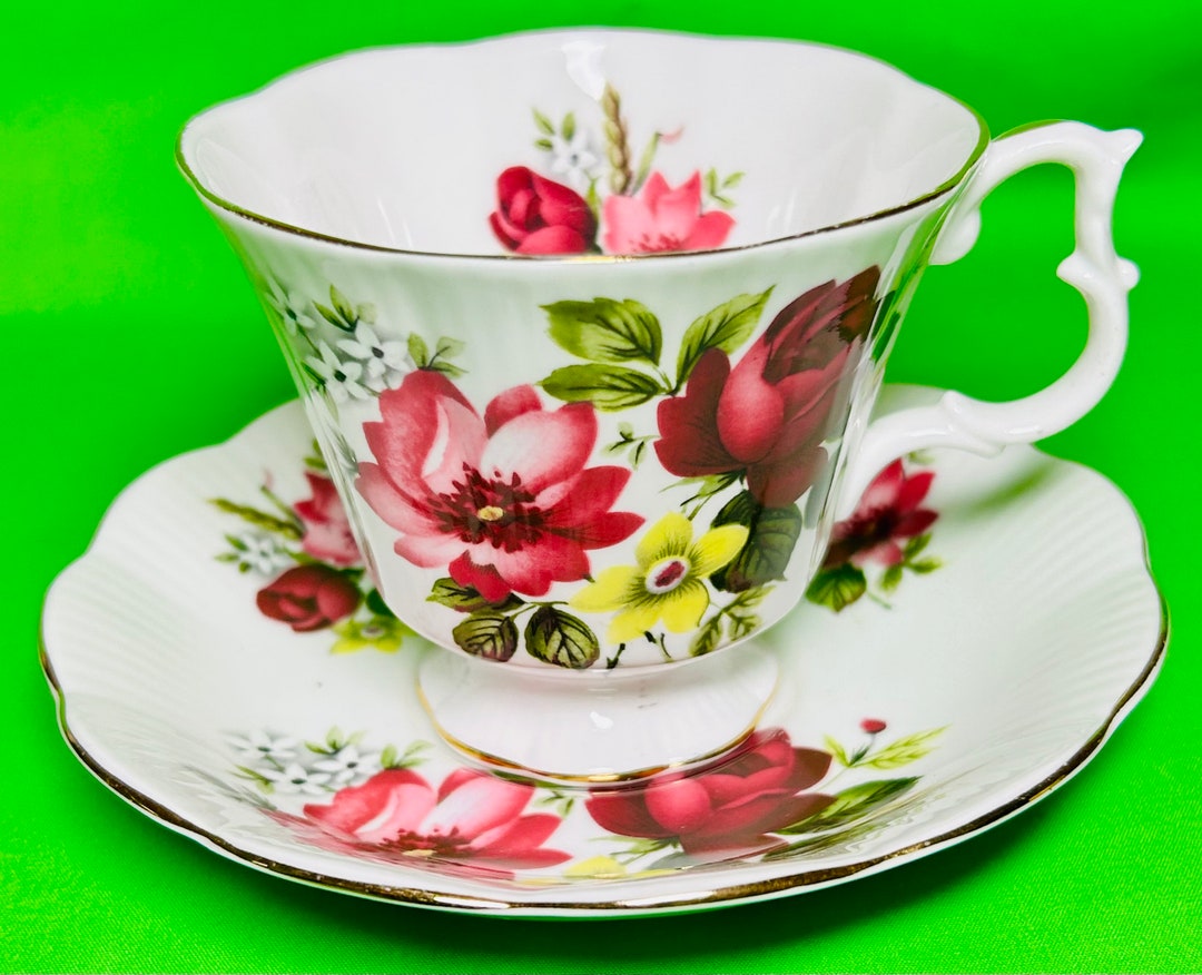 ROYAL ALBERT - Cup Saucer - Red Roses - Gainsborough Shaped Cup - Etsy