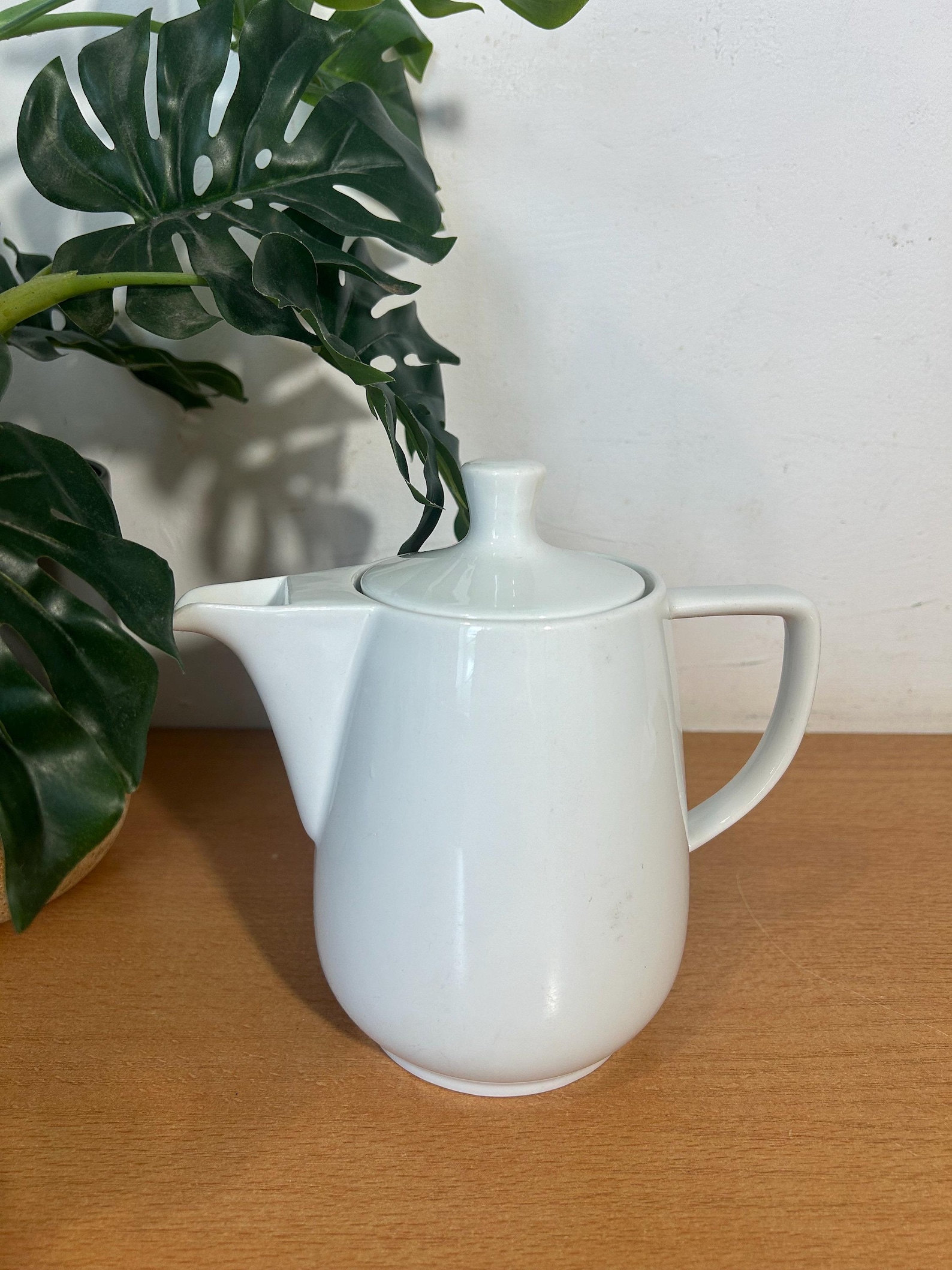 Vintage 1.1 L Melitta White Classic Porcelain Teapot Tea Coffee Pot ...