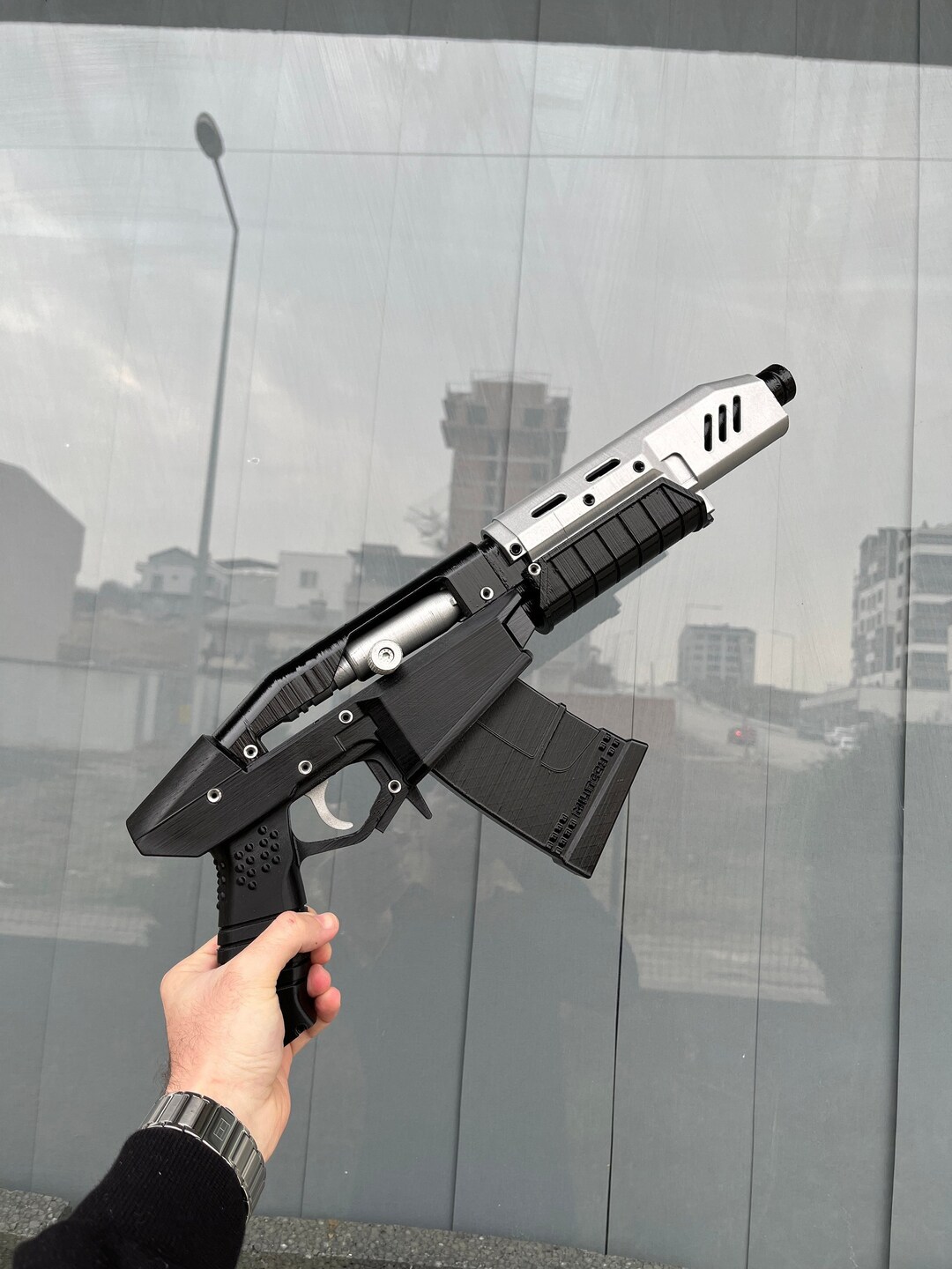 Cyberpunk 2077 Militech Crusher / Cyberpunk Weapon / Cyberpunk - Etsy