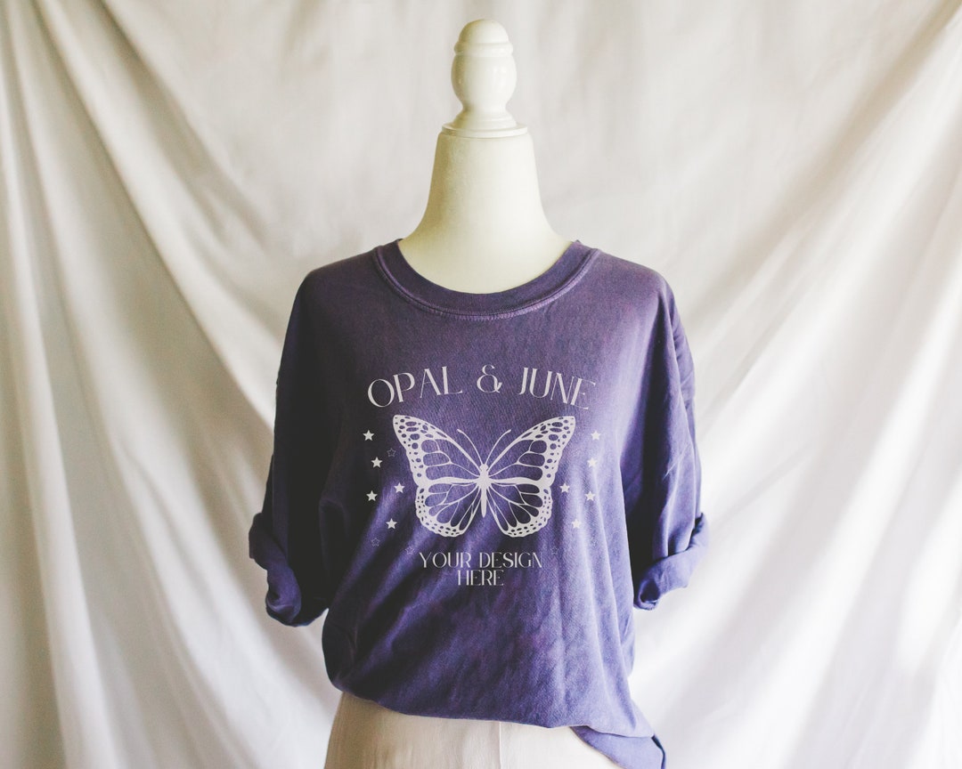 Mockup of Grape T-shirt Taken in Studio: Photo of Mannequin Wearing ...