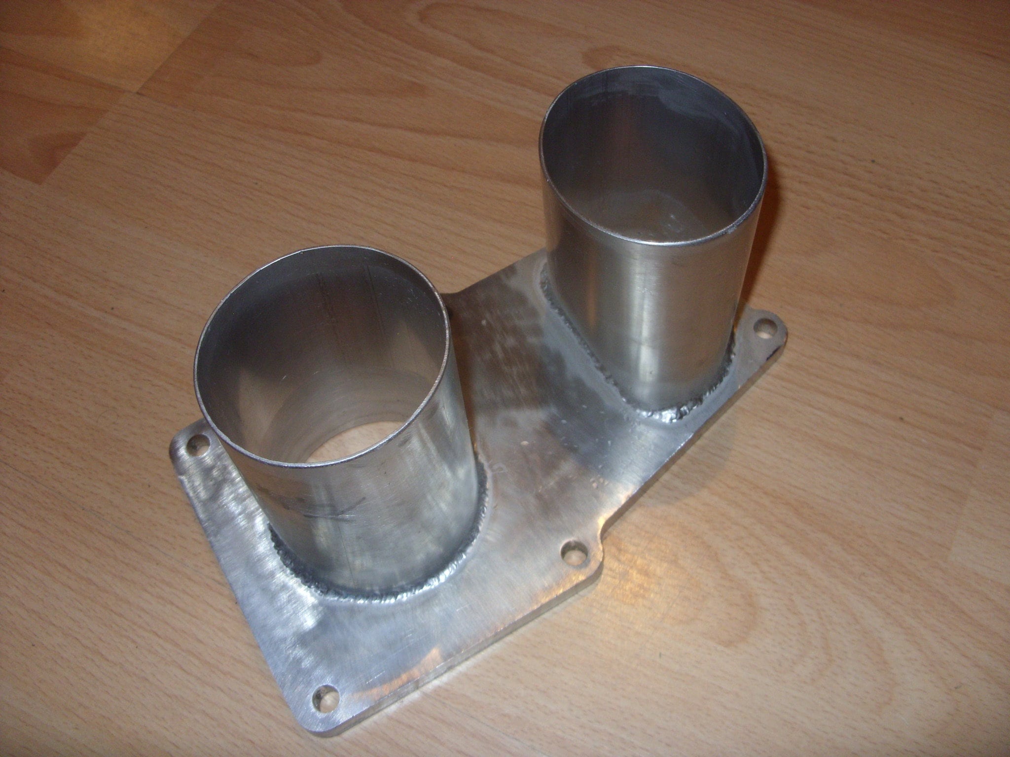 Dwg / Dxf Digital File - Eaton M45 From Mercedes Compressor Flanges ...