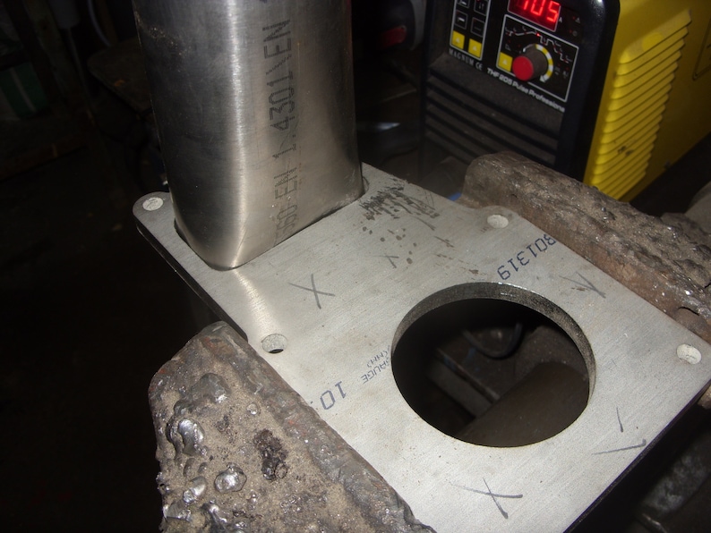 Dwg / Dxf Digital File - Eaton M45 From Mercedes Compressor Flanges ...