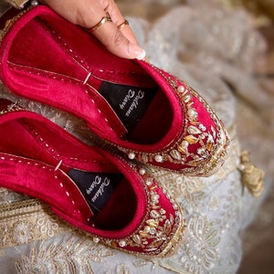 Royal Red | Bridal Khussa | Luxury Bridal Khussa/juttis/ladies Khussa ...
