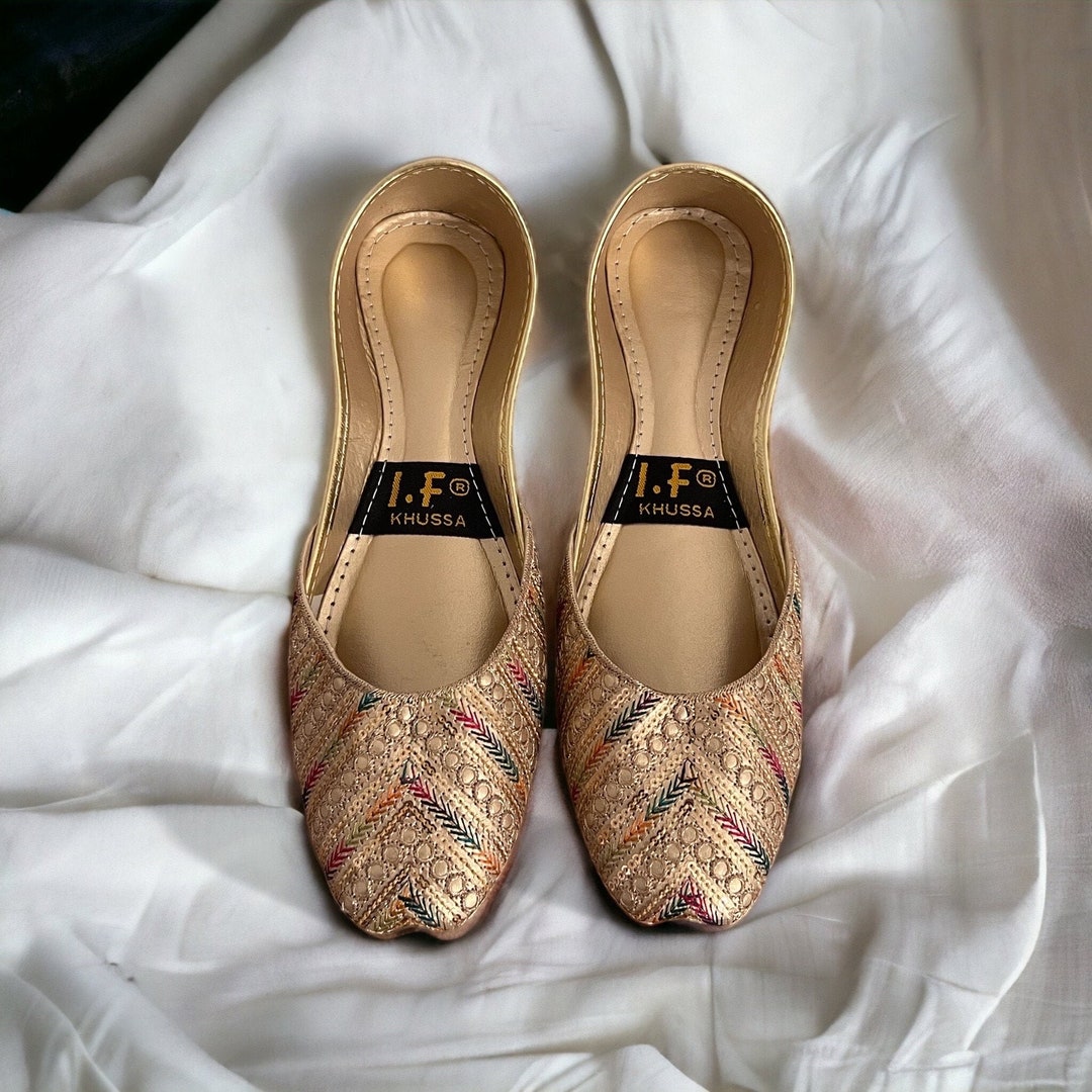 Embroidered Gold Jutti/ Khussas Ladies Pakistani Indian Khussa Sandal ...
