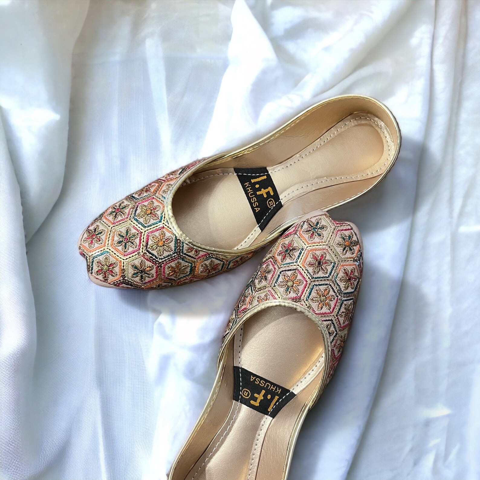 Embroidered Gold Jutti/ Khussas Ladies Pakistani Indian Khussa Sandal Handmade Thread Work ...