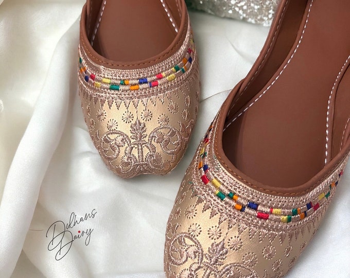 Handmade Gold Khussa / Juttis /ladies Pakistani Indian Khussa Sandal ...