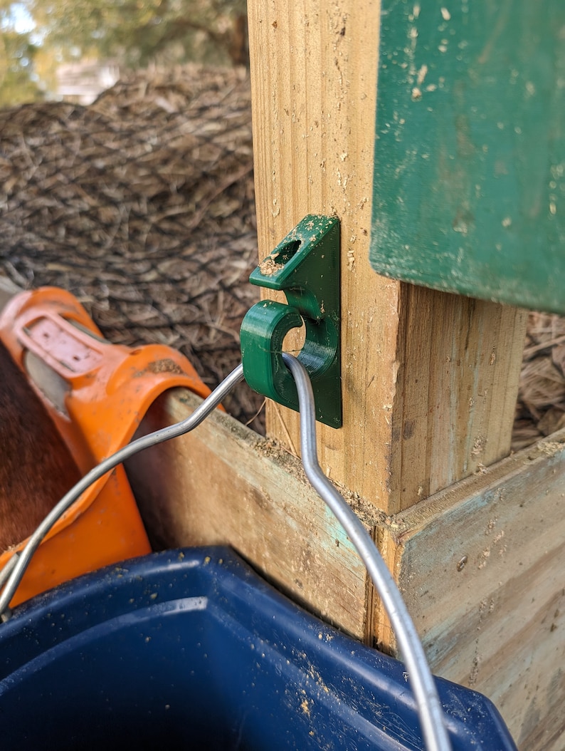 Captive Bucket Hanger 5 Pack | Prevent Thrown Feed and Water Buckets ...