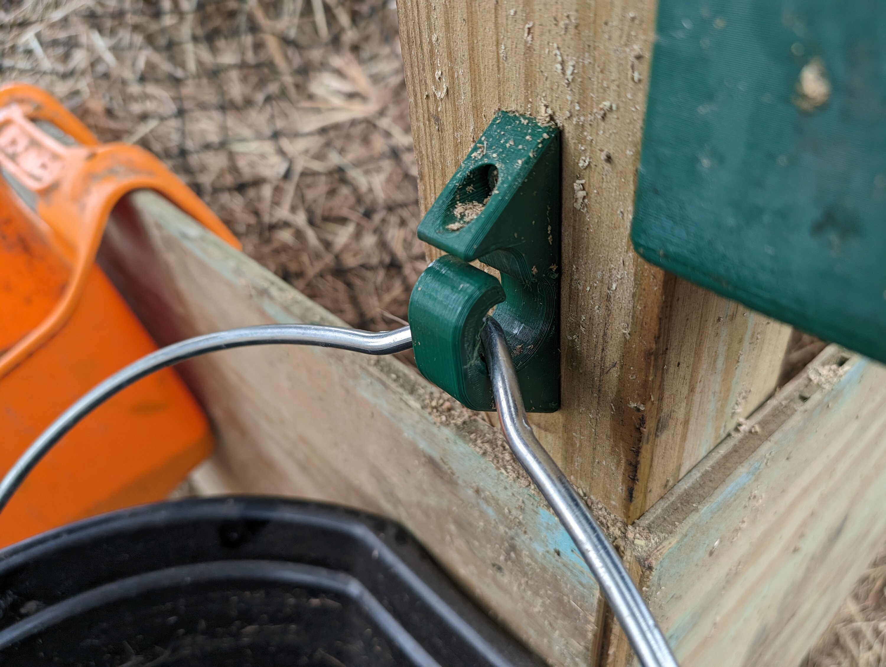 Captive Bucket Hanger 5 Pack | Prevent Thrown Feed and Water Buckets ...