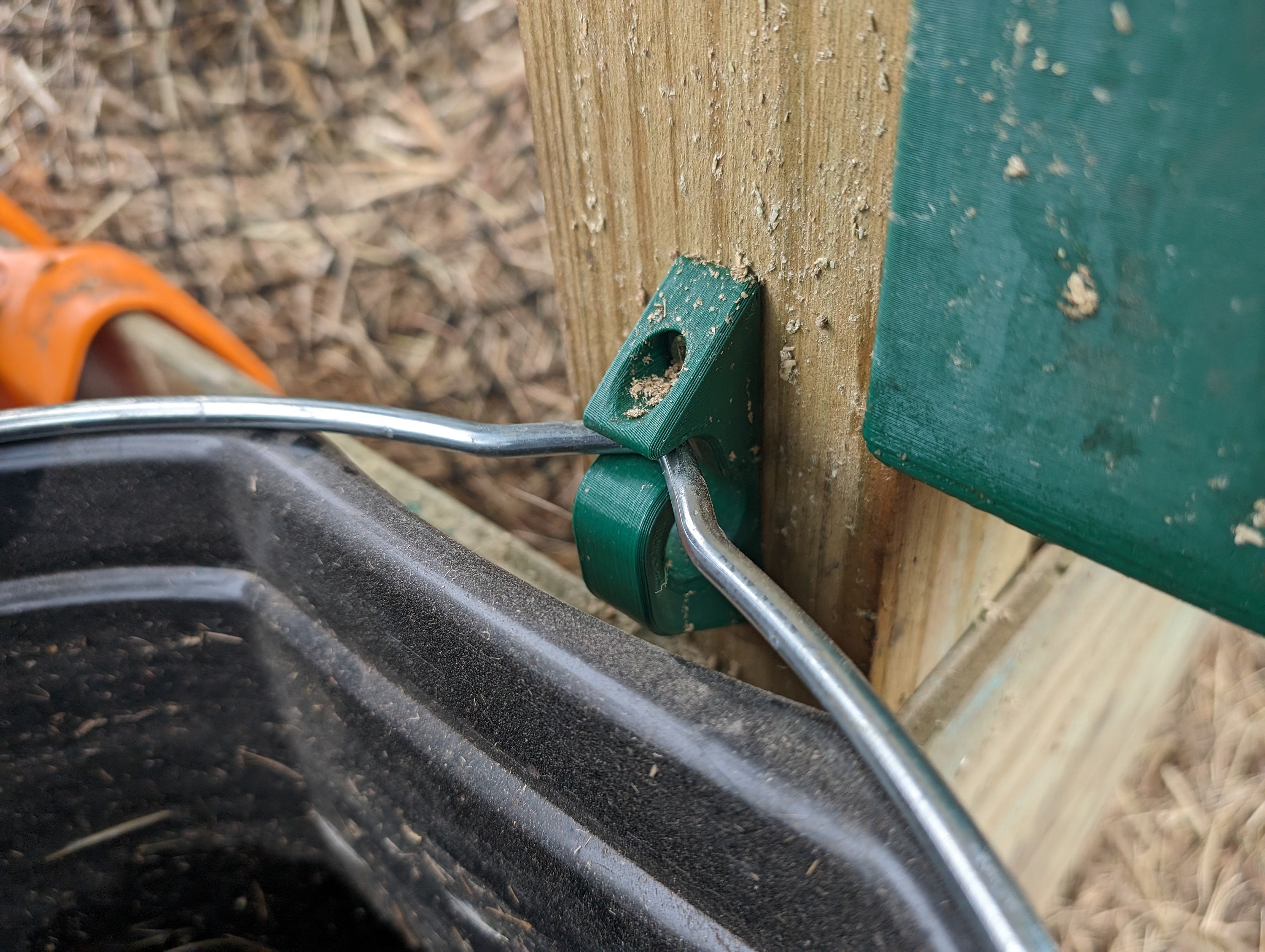 Captive Bucket Hanger 5 Pack | Prevent Thrown Feed and Water Buckets ...