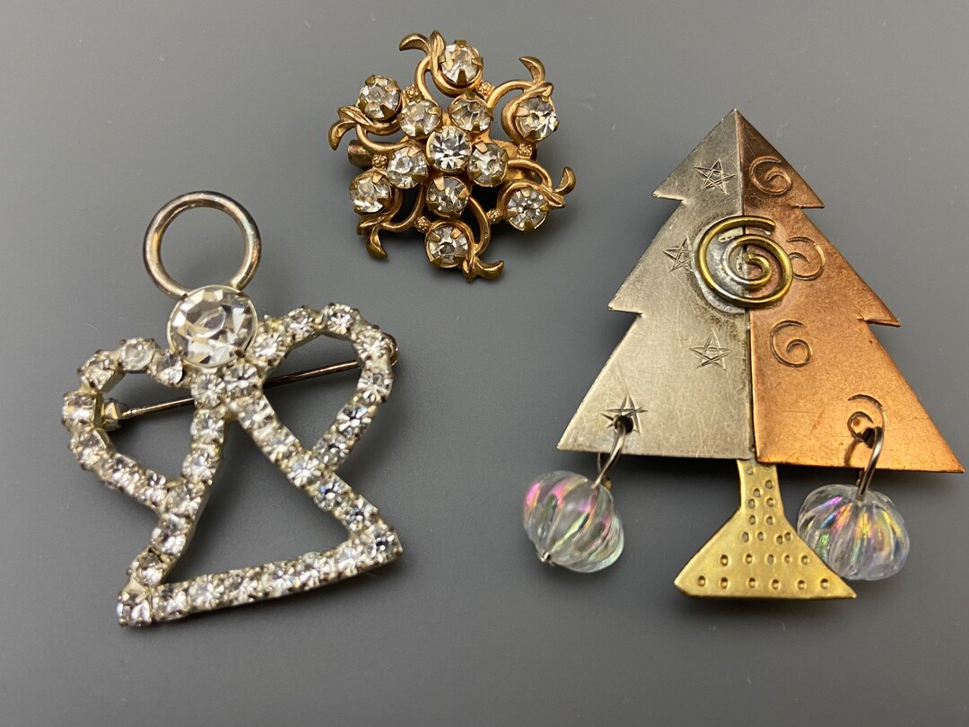 Vintage Christmas Brooches / 3 Vintage Christmas Brooches. - Etsy