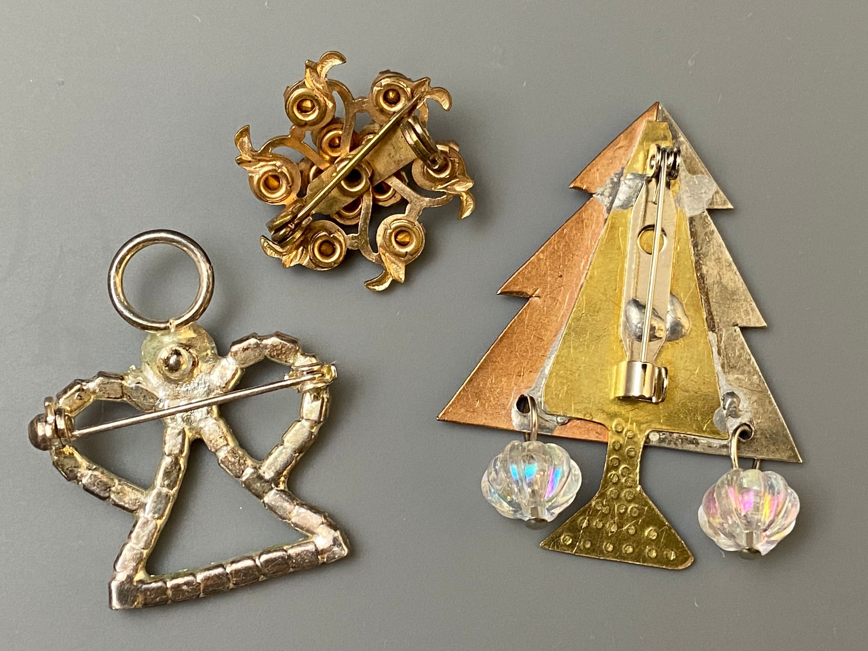 Vintage Christmas Brooches / 3 Vintage Christmas Brooches. - Etsy