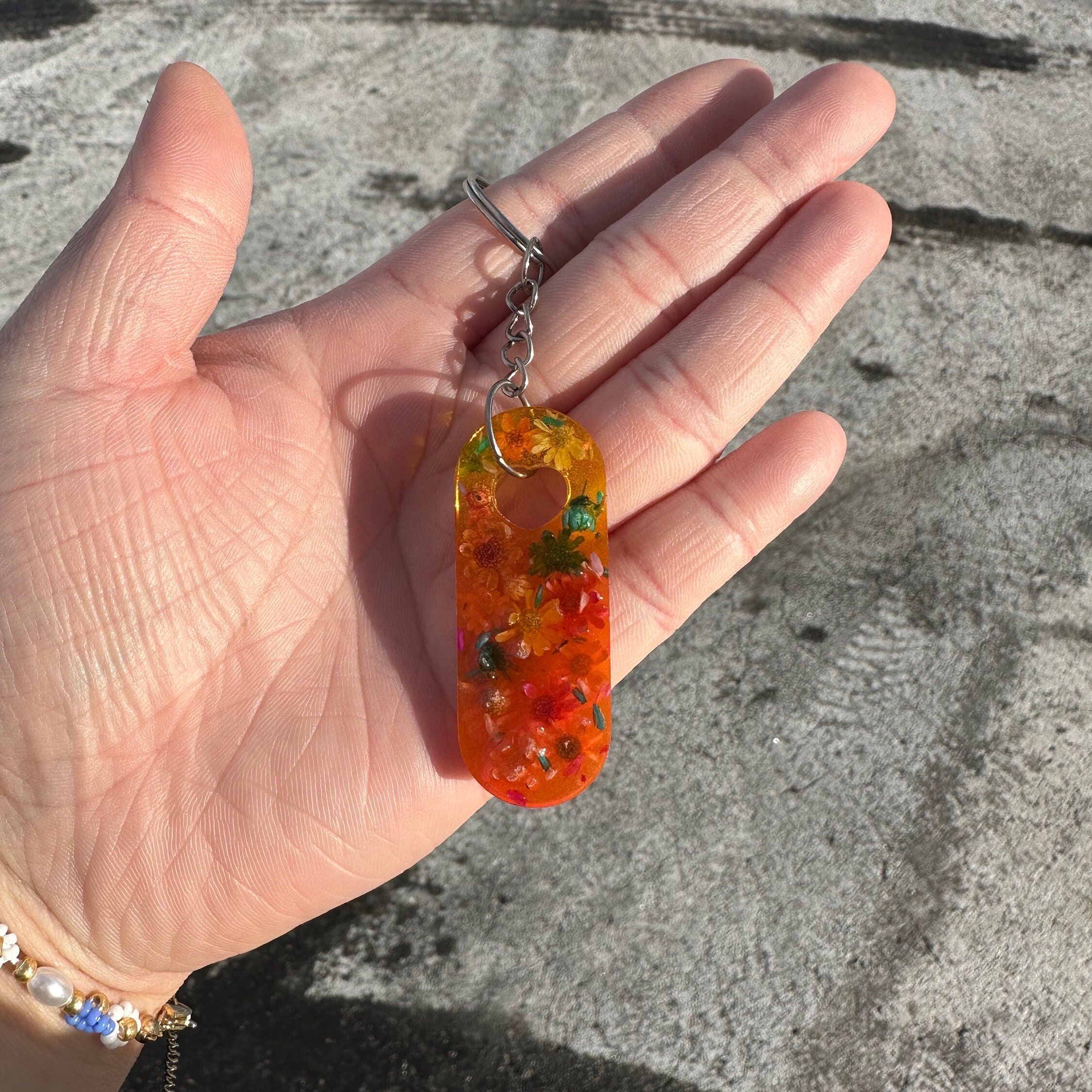 Rounded Resin Keychains With Heart Shaped Hole Pretty Accessories for ...