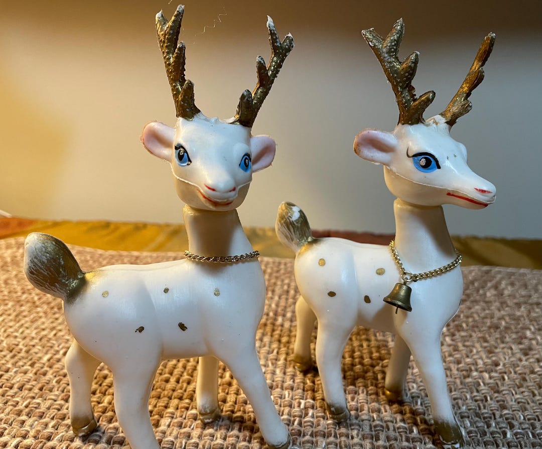 Set of 2 Vintage White Plastic Reindeer, Deer Movable Head, Blue Eyes ...