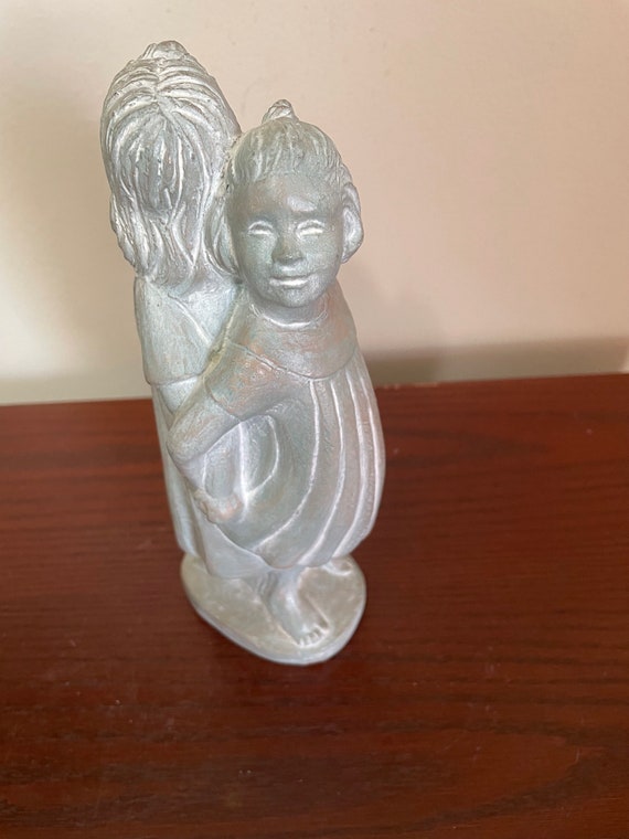 2000 Isabel Bloom sisters Statue - Etsy
