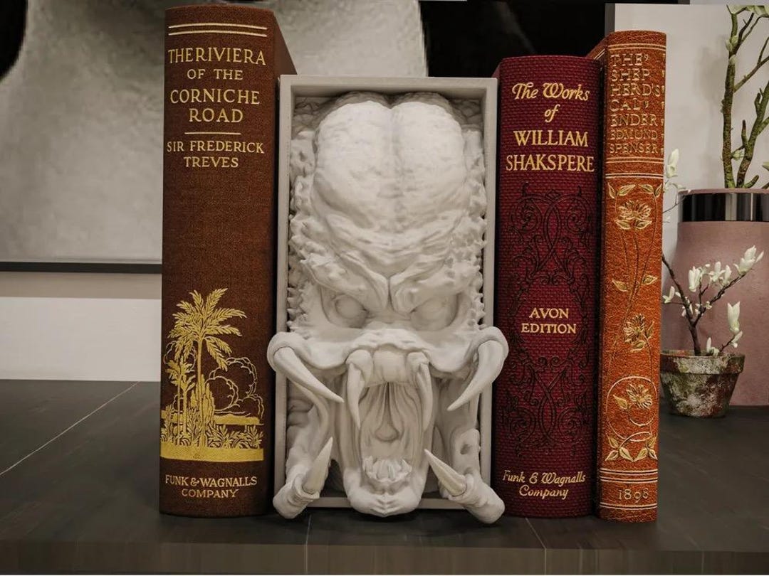 Predator Book Nook 3D Printed Inspired by Aliens Vs. Predator Sci-fi ...