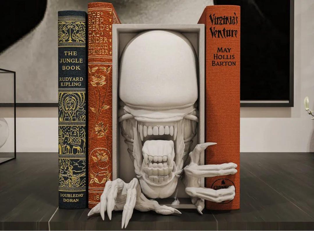 Xenomorph Book Nook 3D Printed Alien-inspired Bookshelf Decor Sci-fi ...
