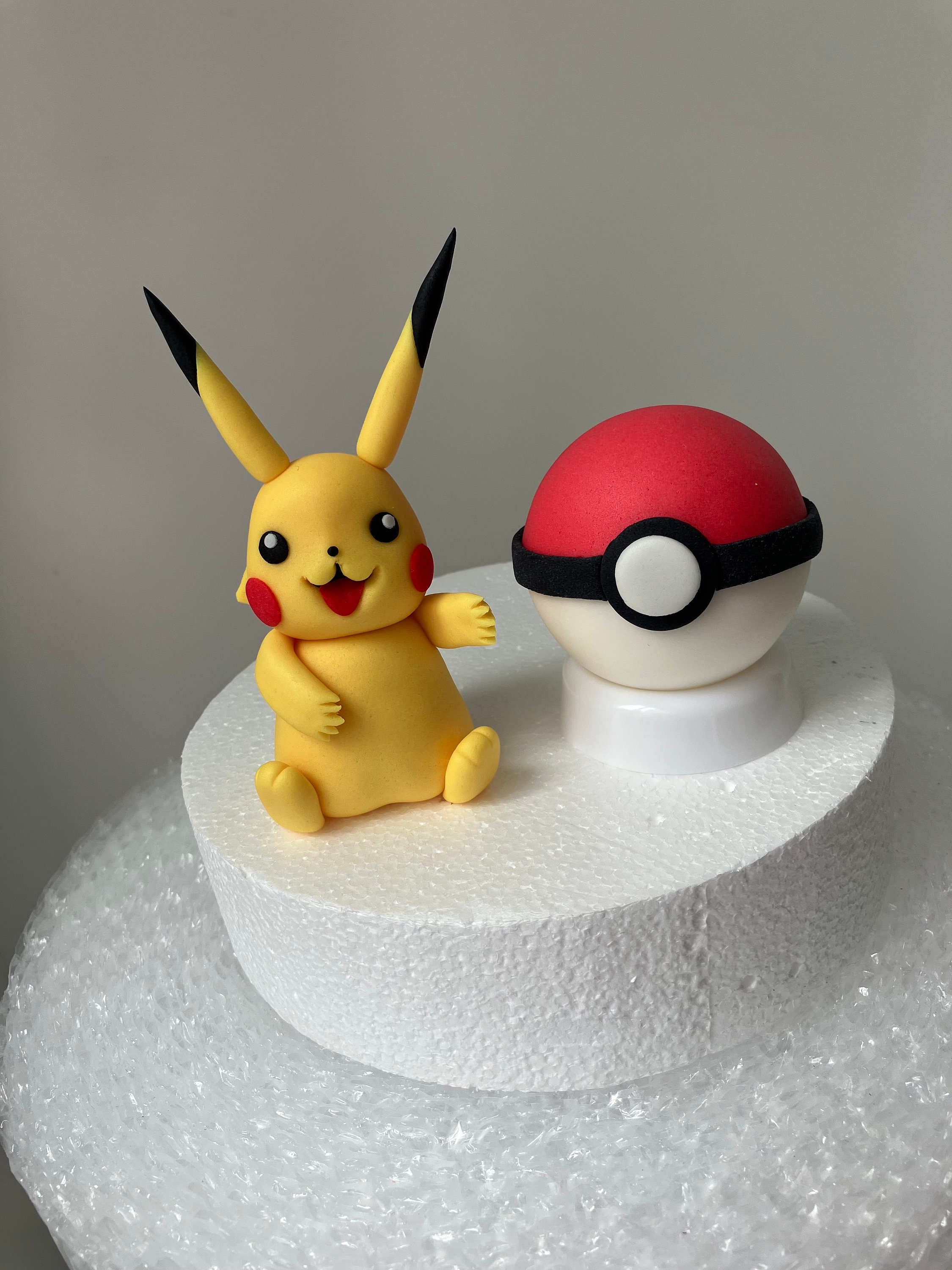 Caketopper Fondant Pokeball Pikachu Tortenfigur - Etsy.de
