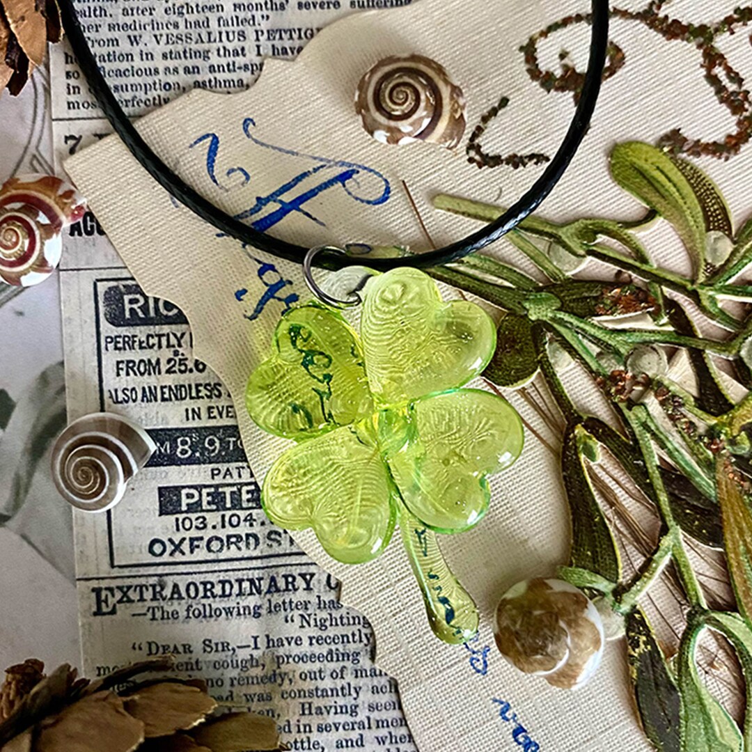 Lucky Clover Glass Pendant/fused Glass Craft/handmade Glass - Etsy