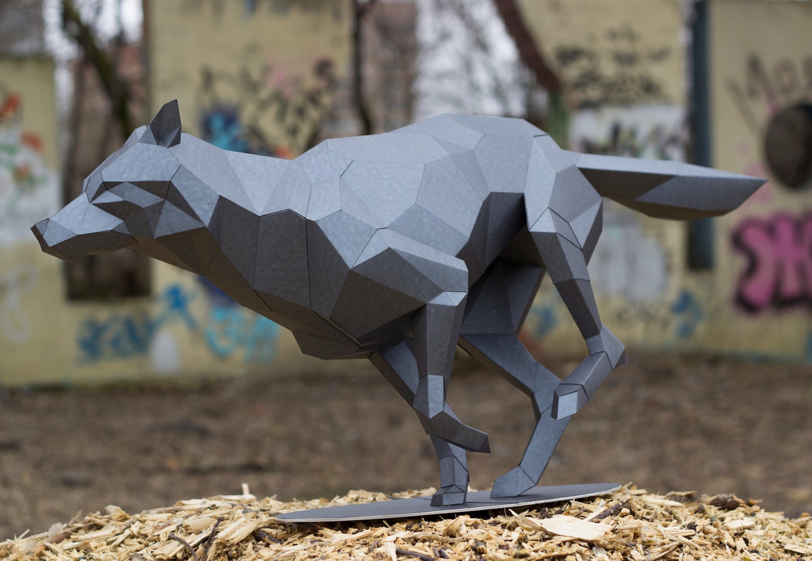 Papercraft 3D RUNNING WOLF FIGURE Pepakura Low Poly Paper - Etsy