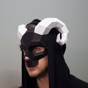 Papercraft 3D HORNED SKULL Half MASK 2 Halloween Demon Pepakura Kinky ...