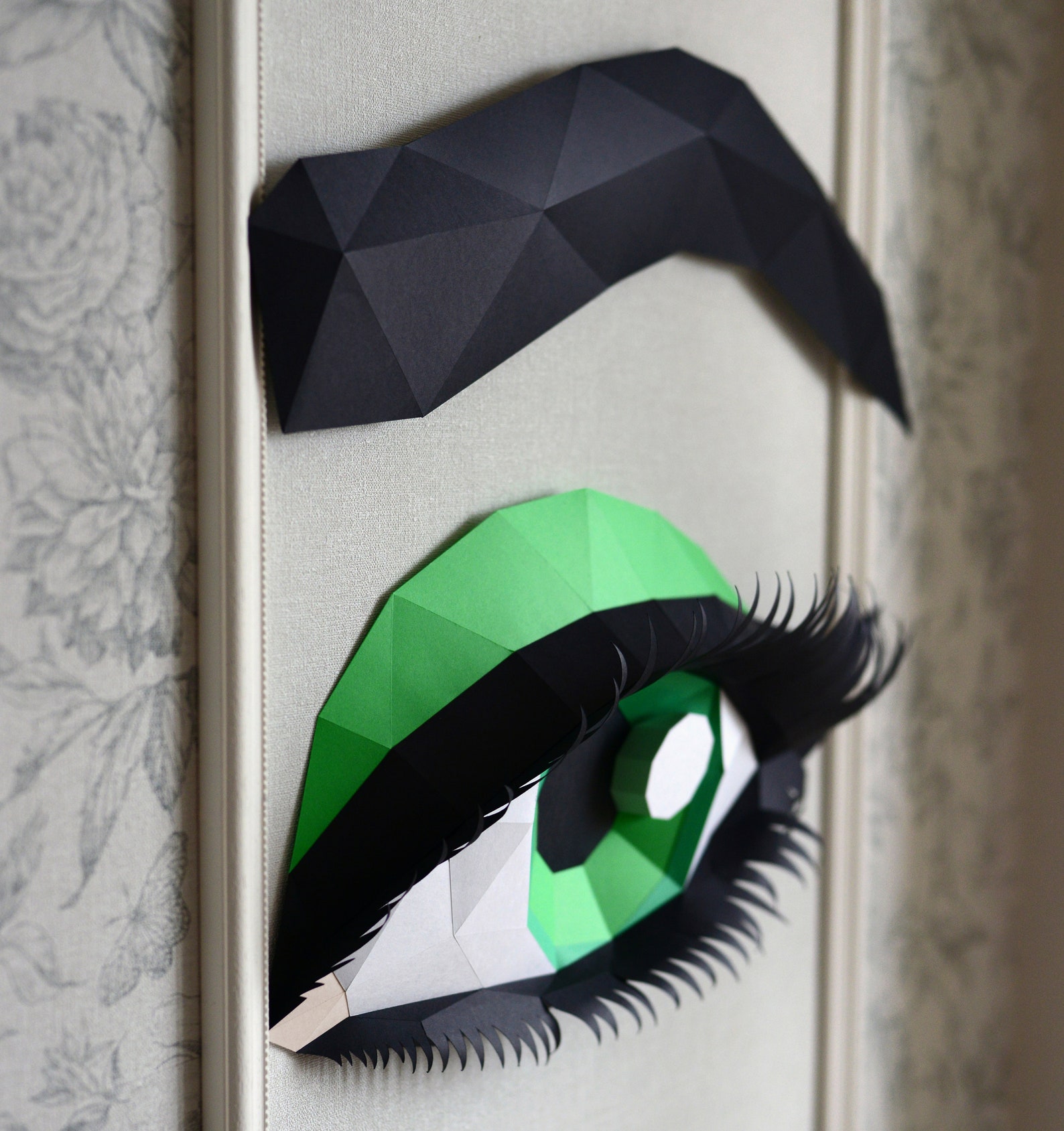 Papercraft 3D MAKEUP SMOKEY EYE Pepakura Low Polygonal Paper - Etsy