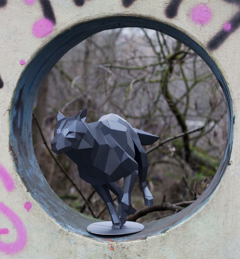 Papercraft 3D RUNNING WOLF FIGURE Pepakura Low Poly Paper | Etsy