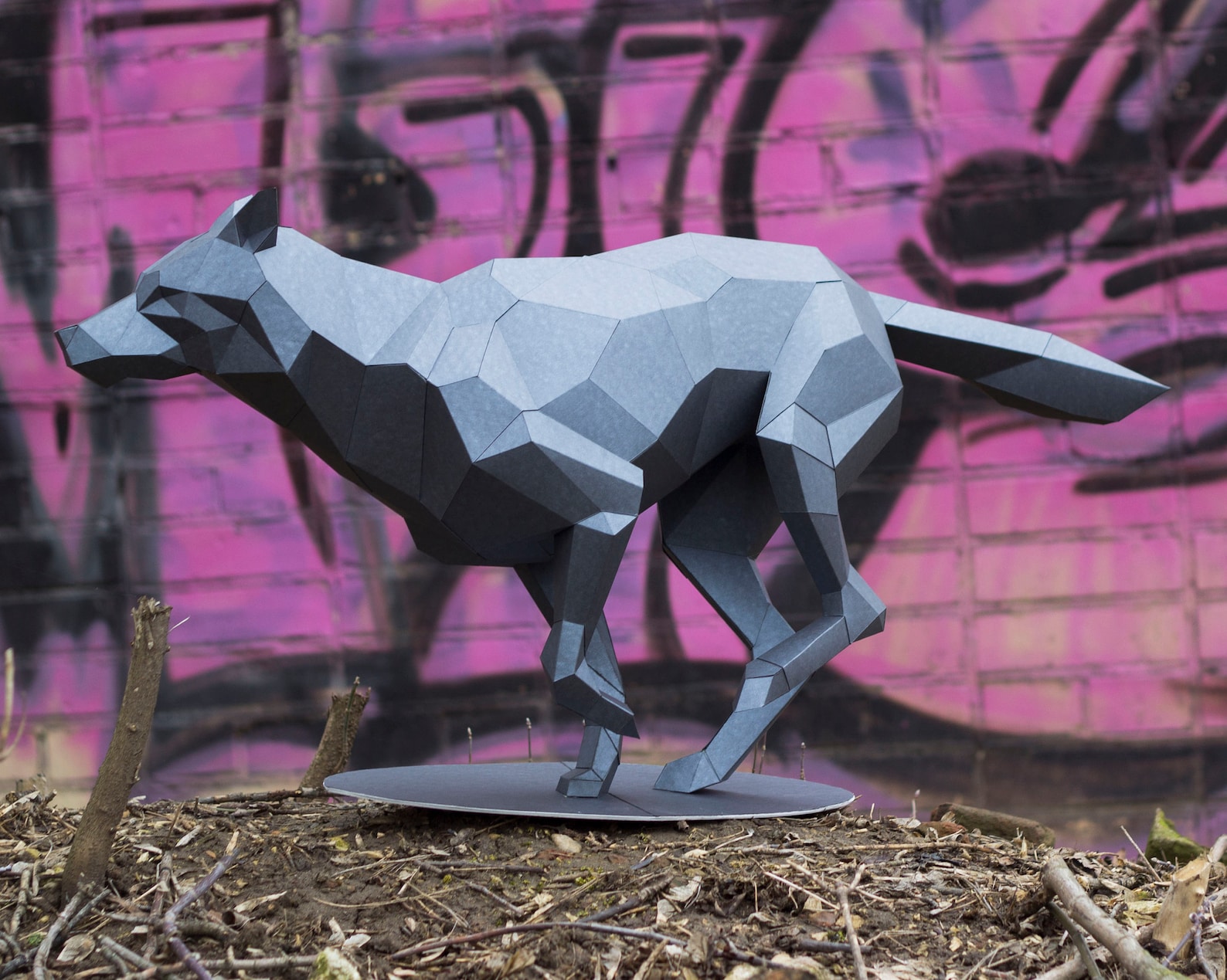 Papercraft 3D RUNNING WOLF FIGURE Pepakura Low Poly Paper - Etsy