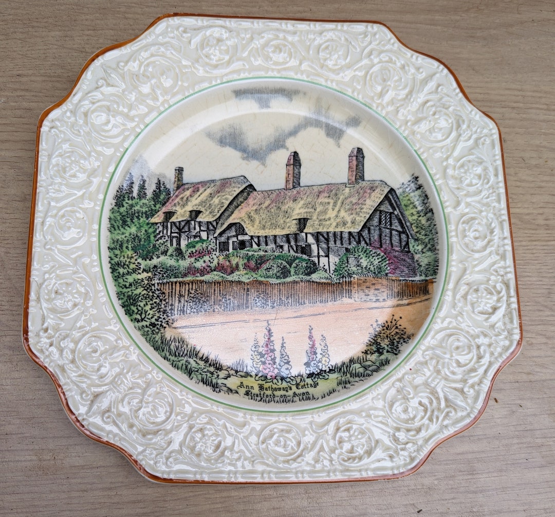 Crown Devon Fieldings Olde England Plate - Ann Hathaway's Cottage ...