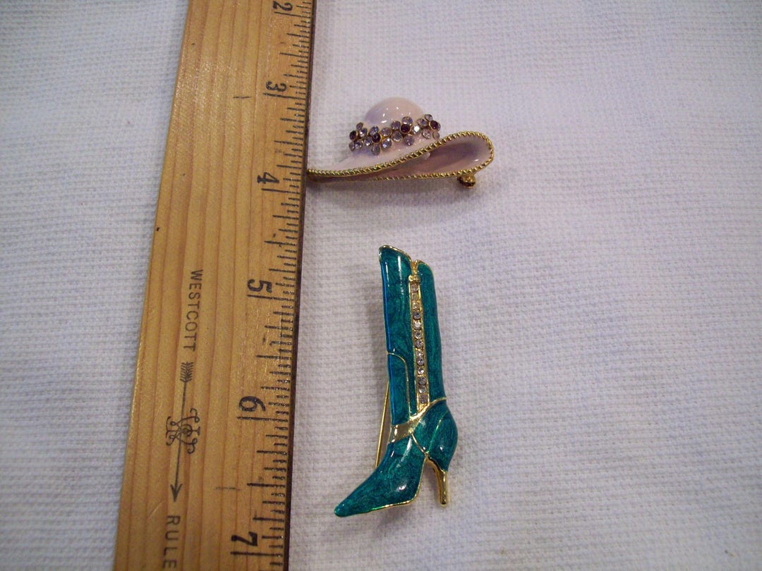 Vintage Enamel Pins - Set of Two - Etsy