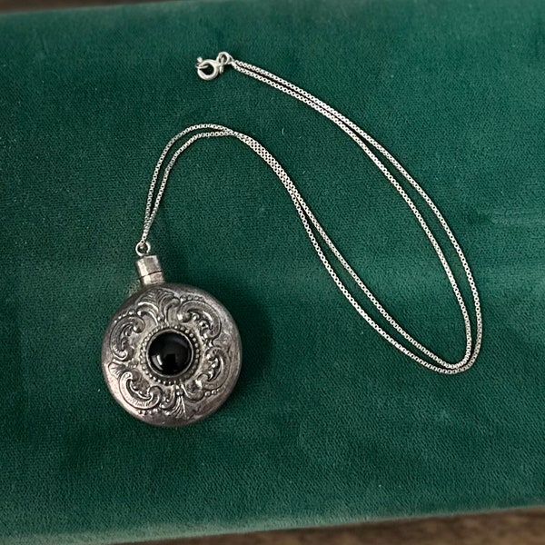 Snuff Bottle Necklace - Etsy